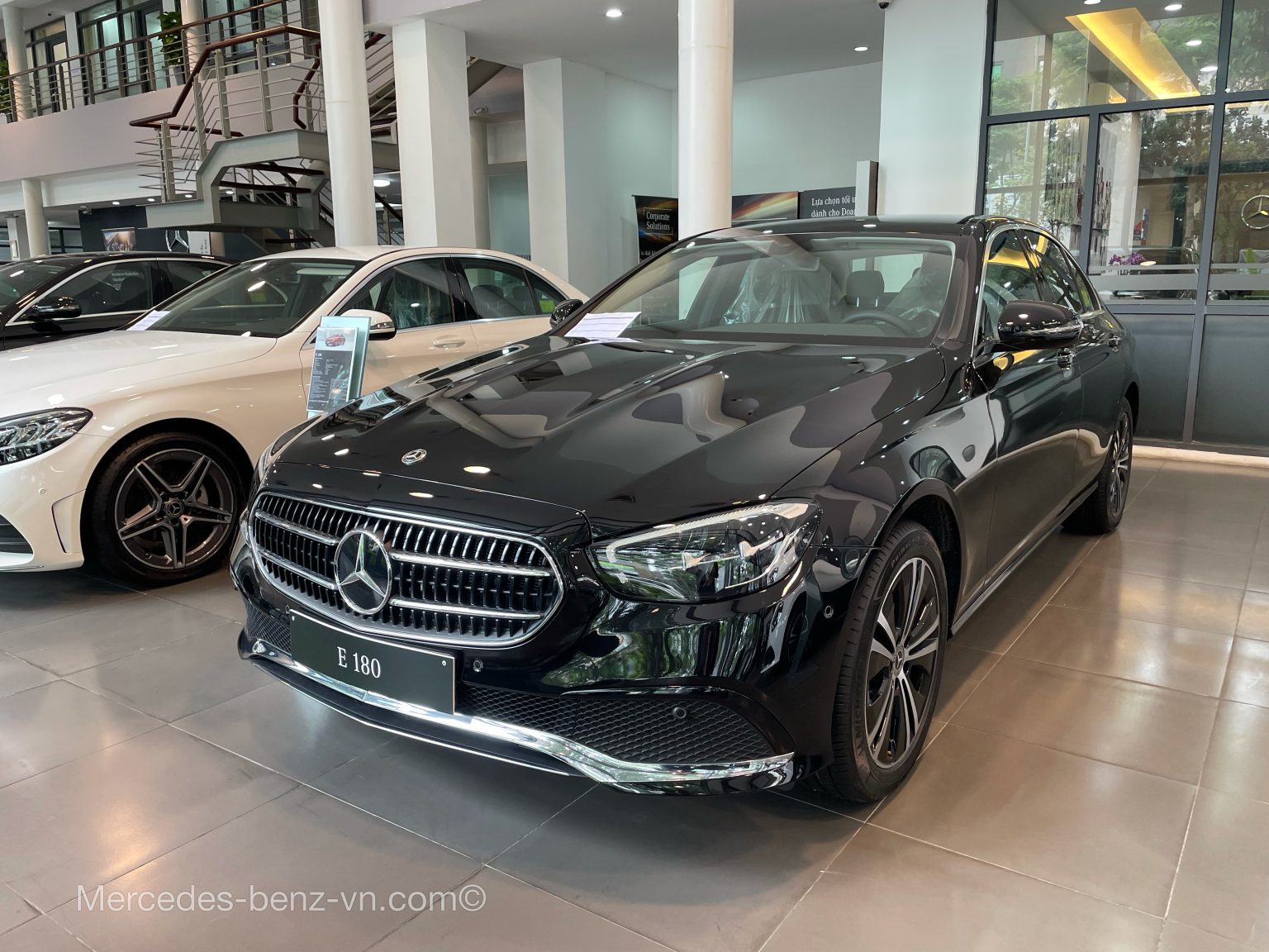 Mercedes-Benz E 180 - Mercedes-benz-vn